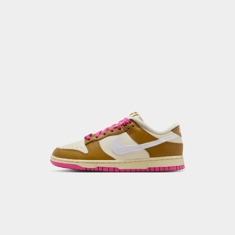 Nike Dunk Low SE (W) – Classic & Stylish Footwear – atmos Kuala Lumpur